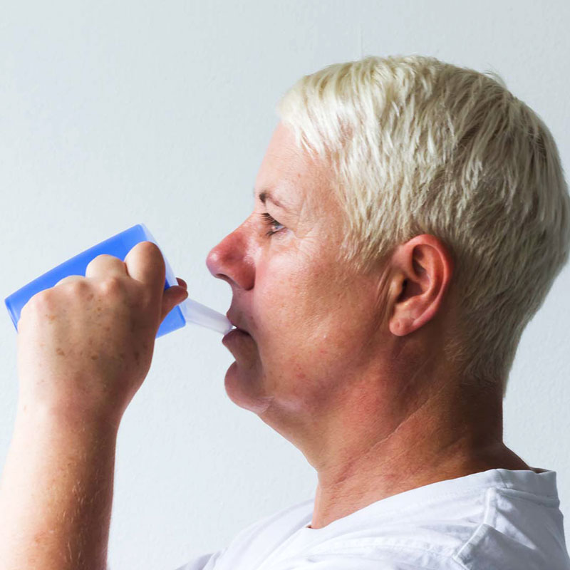 ORNAMIN Two Handled Mug 220 ml/7.7 oz with Spouted Lid